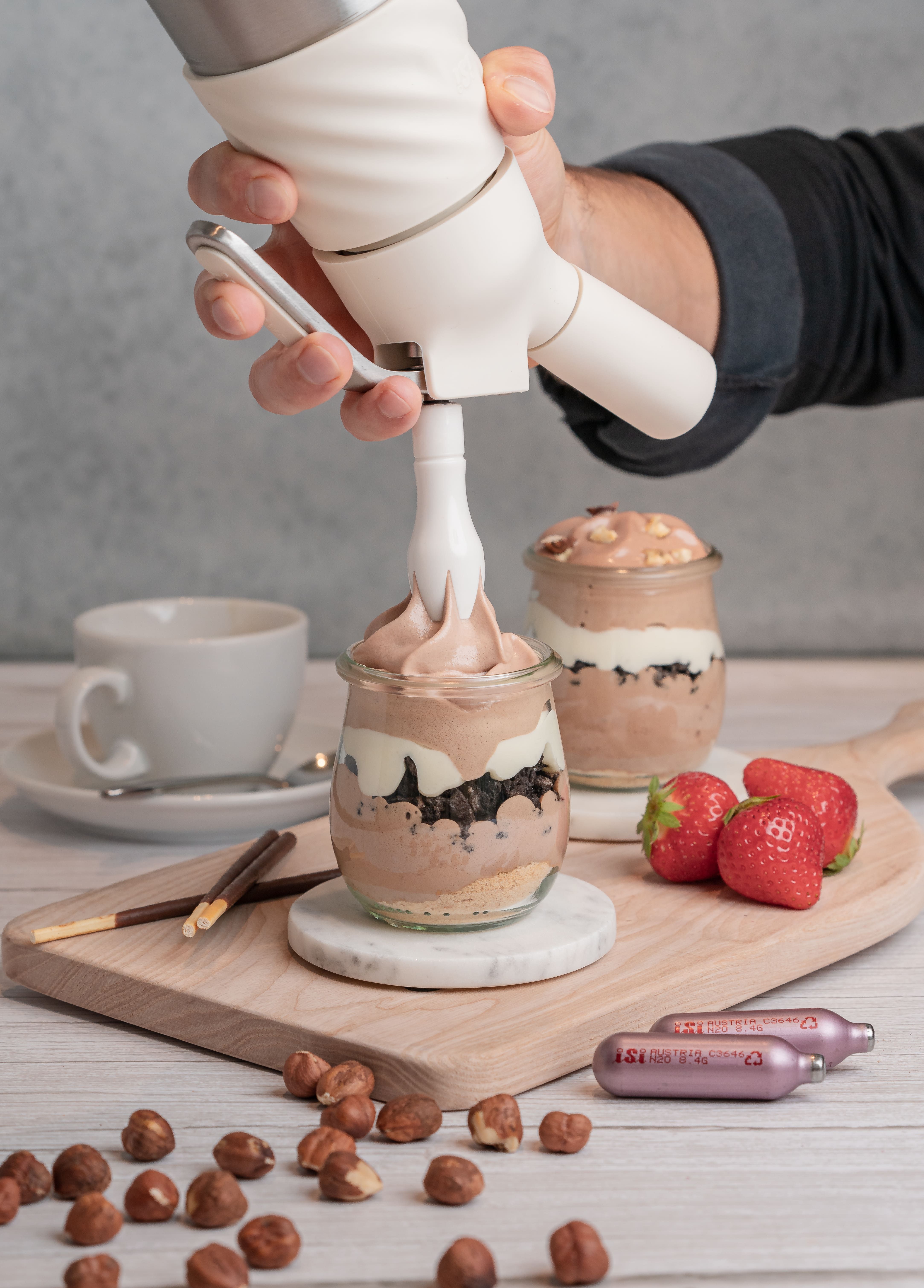 Nutella Cheesecake Mousse » Dessert im Mocha Mousse Ton - iSi